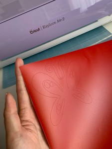 How to Create Vinyl Decals for your Window Using a Cricut Machine – The ...